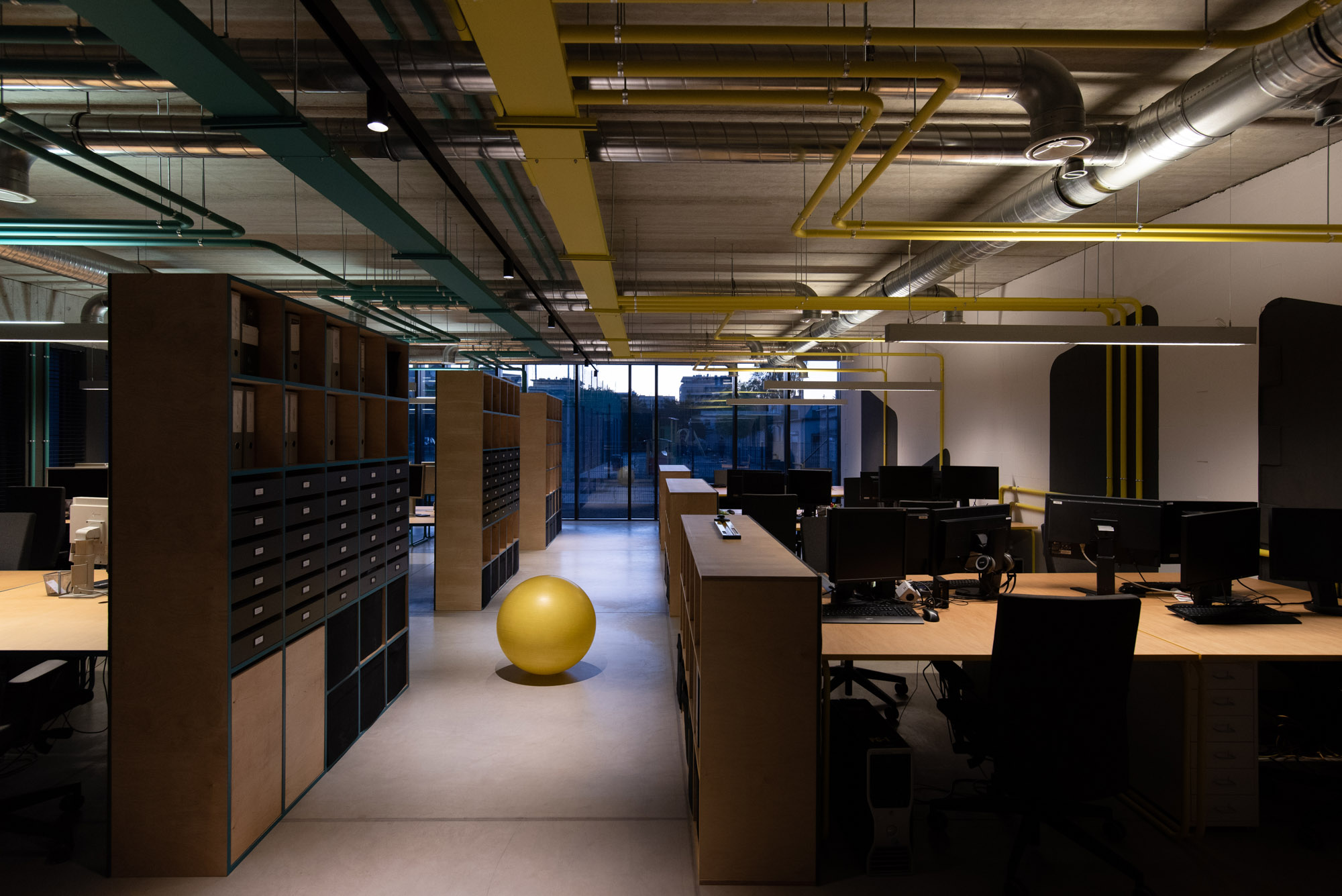 DEMIURG bunker office