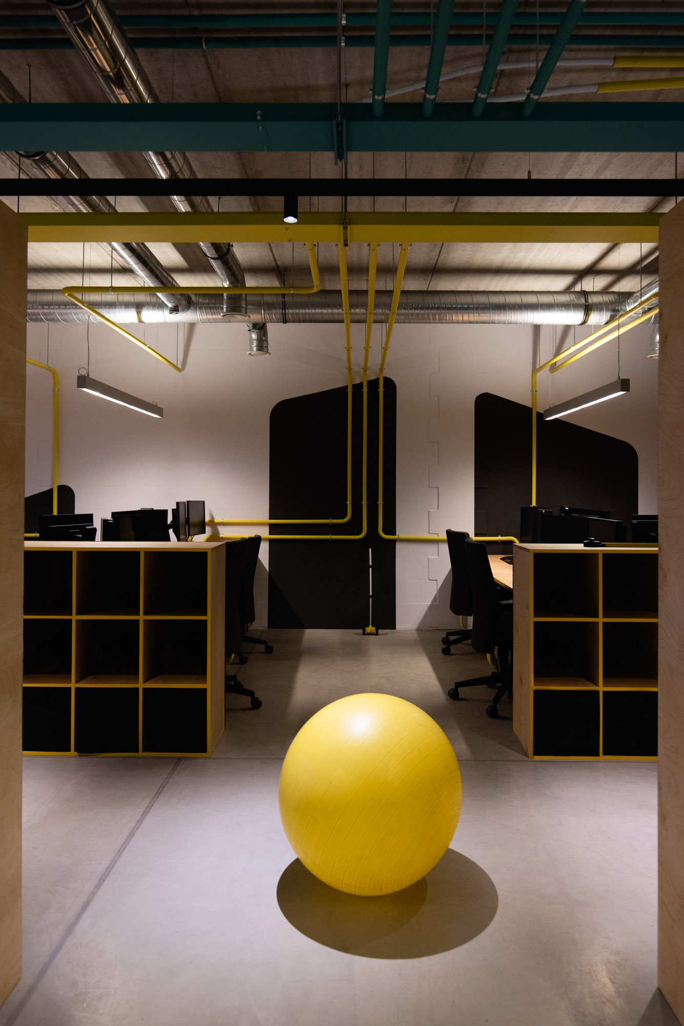DEMIURG bunker office