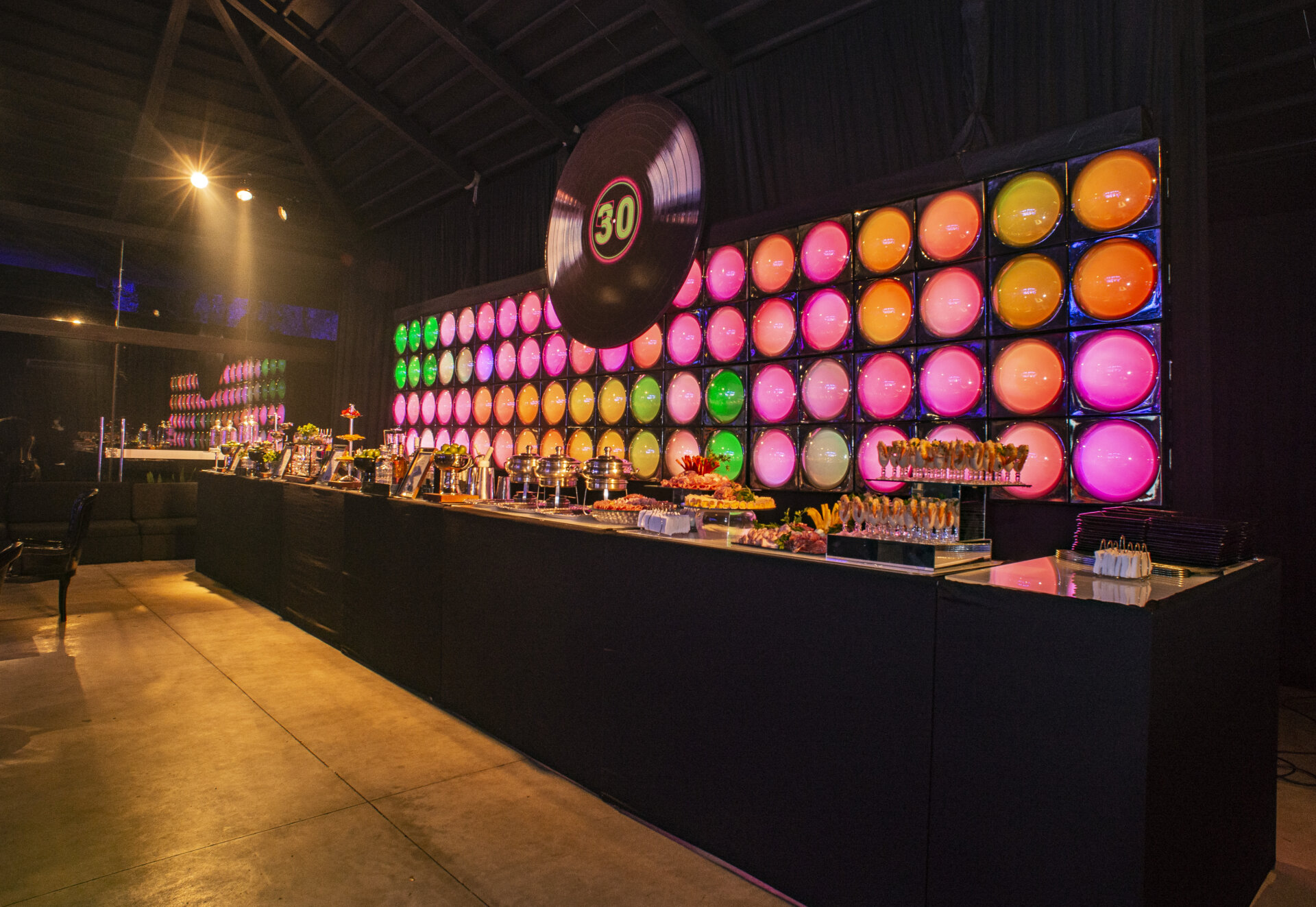 Simone Tomé – "Tout à coup 30! Oops 50! - INT Design